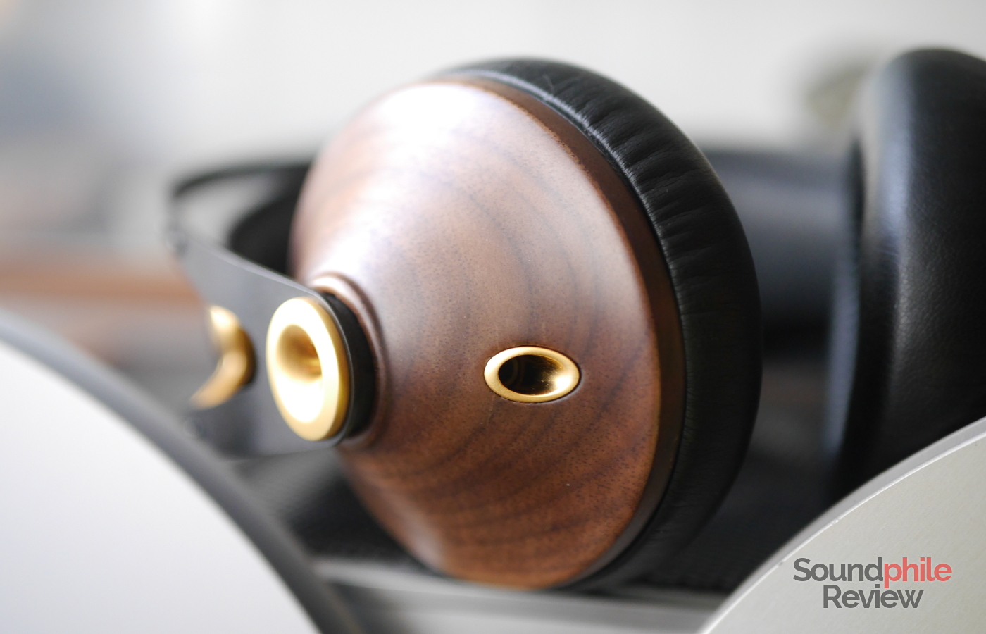 Meze 99 Classics review: a modern classic - Soundphile Review